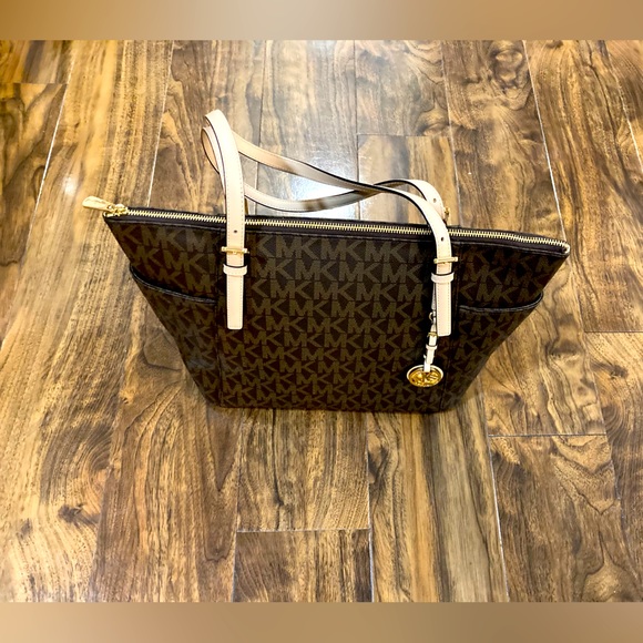 Michael Kors | Bags | Michael Kors Signature Jet Set East West Top Zip Tote Brownacorngold ...